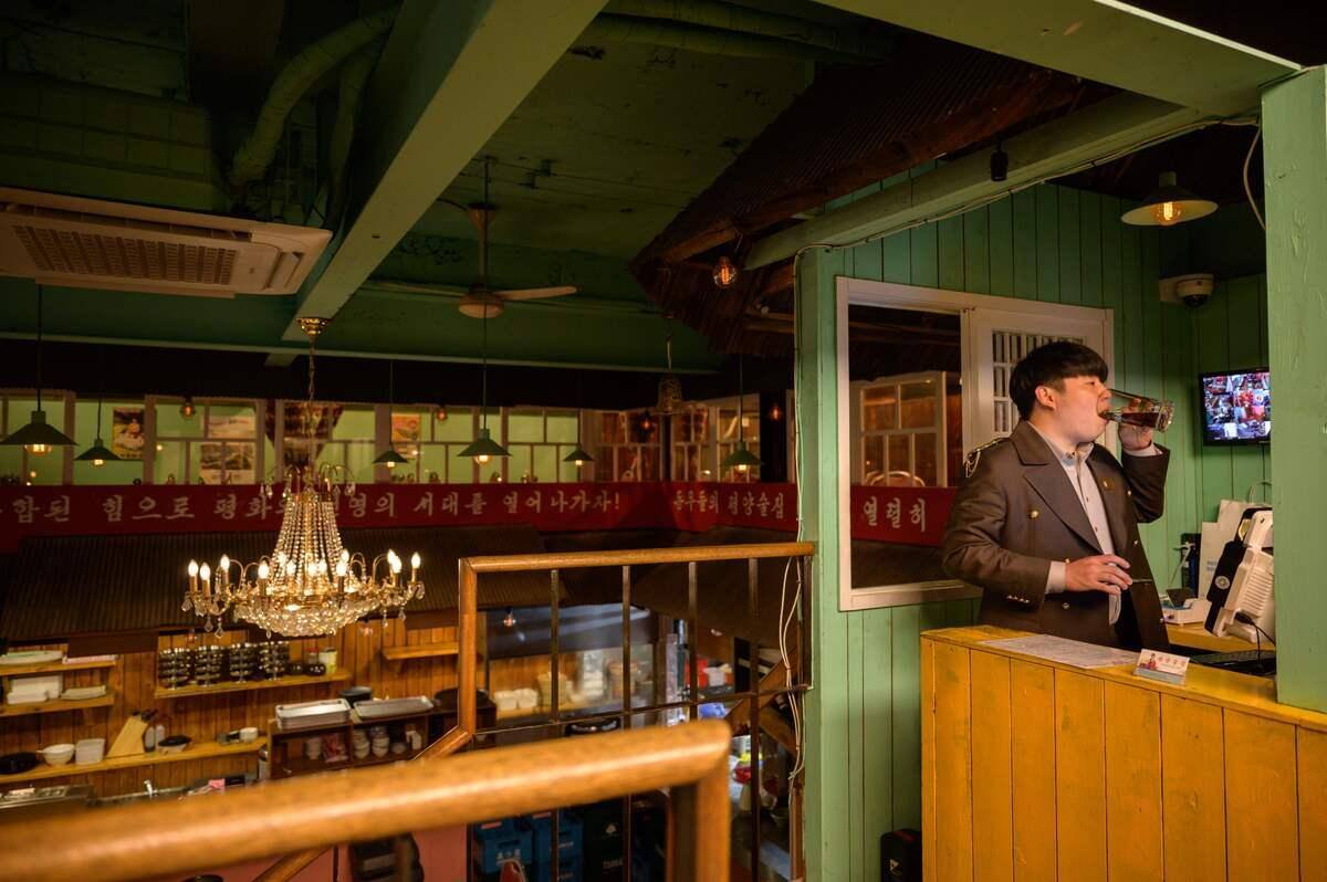 Le «Bar de Pyongyang», oasis de fausse Corée du Nord en plein Séoul | JDM