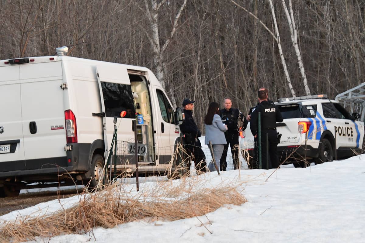 [PHOTOS] Opération policière importante à l'intérieur d'une résidence ...