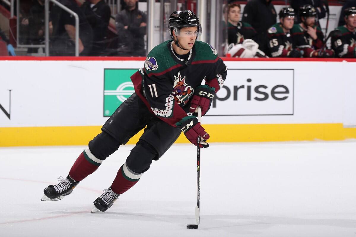 Dylan Guenther impressionne chez les Coyotes - TVA Sports