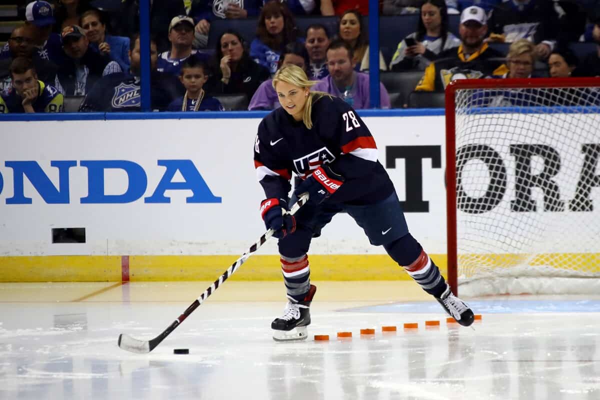 Penguins : une promotion pour la sœur de Phil Kessel | JDM