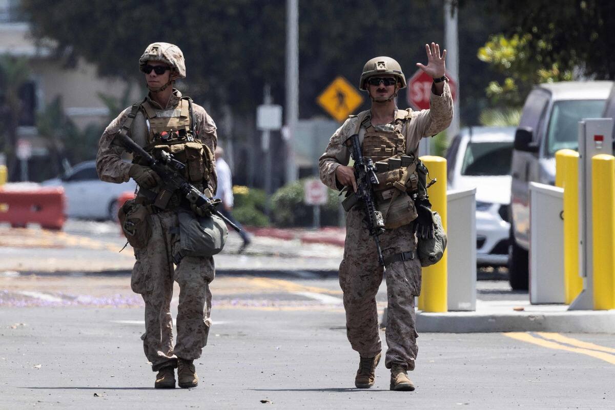 Les premiers Marines commencent leurs opérations à Los Angeles | TVA ...