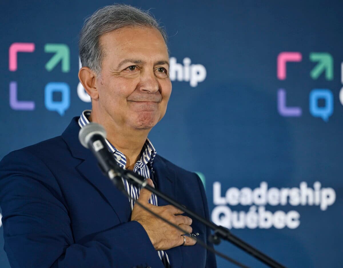 Mairie de Québec: Sam Hamad s’engage à effectuer un seul mandat | TVA ...