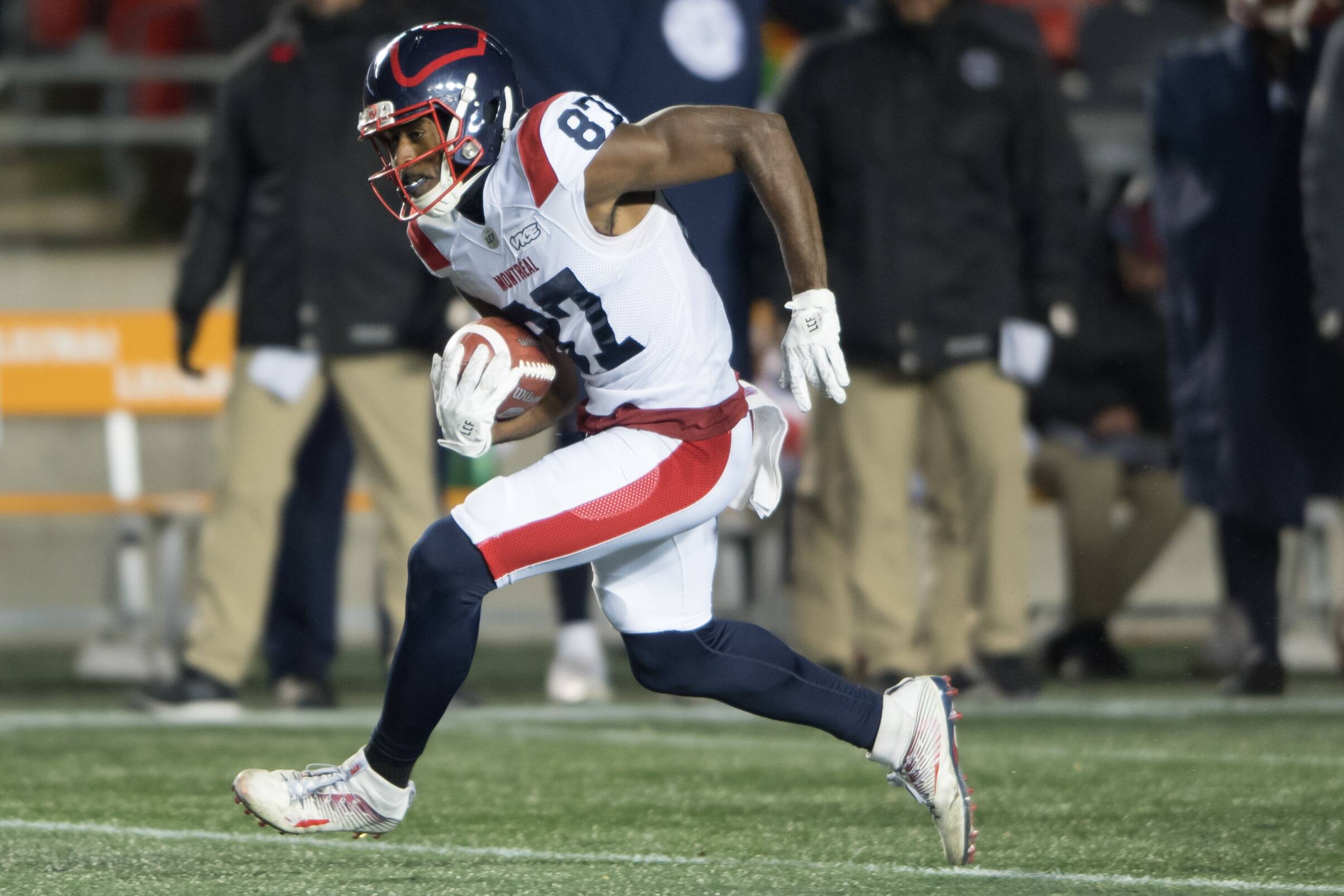 Eugene Lewis demeure avec les Alouettes - TVA Sports