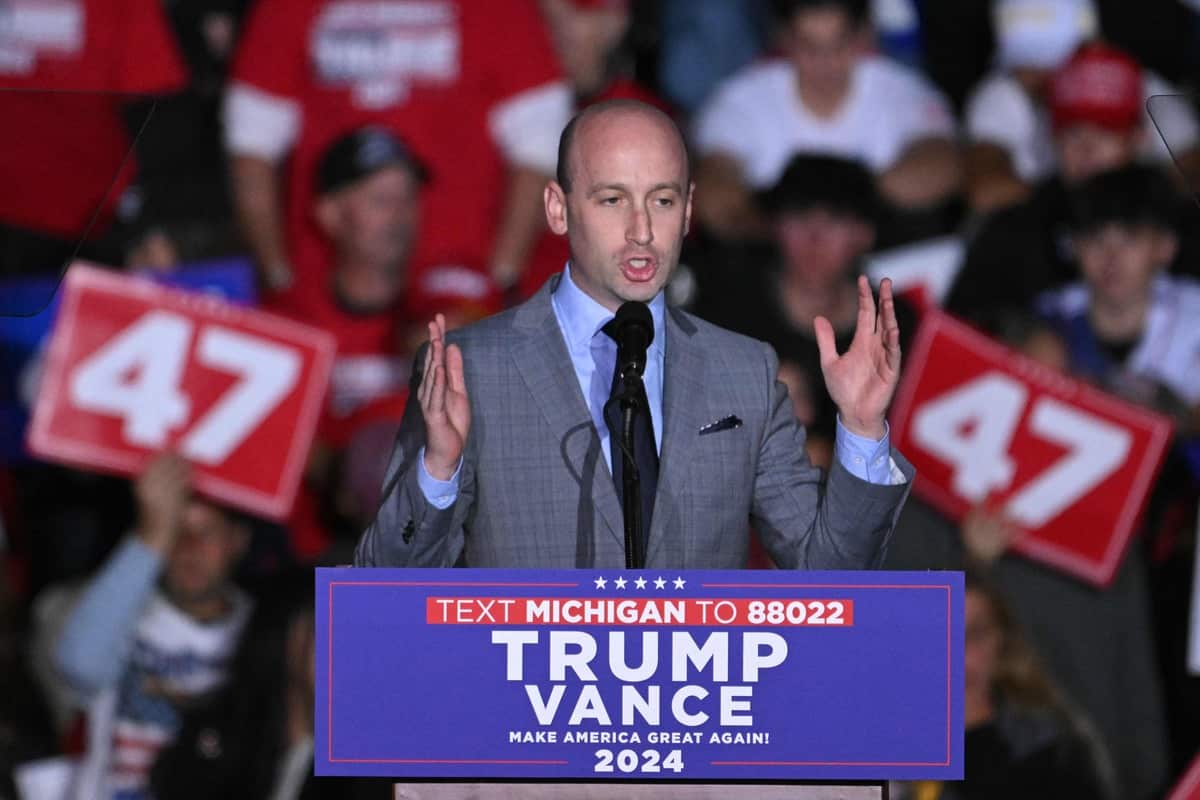 Stephen Miller: le proche conseiller de Trump qui planifie une ...