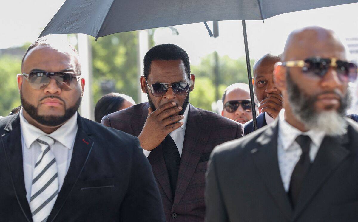 Scandale de la «Golden Shower»: R. Kelly condamné à une autre peine de ...