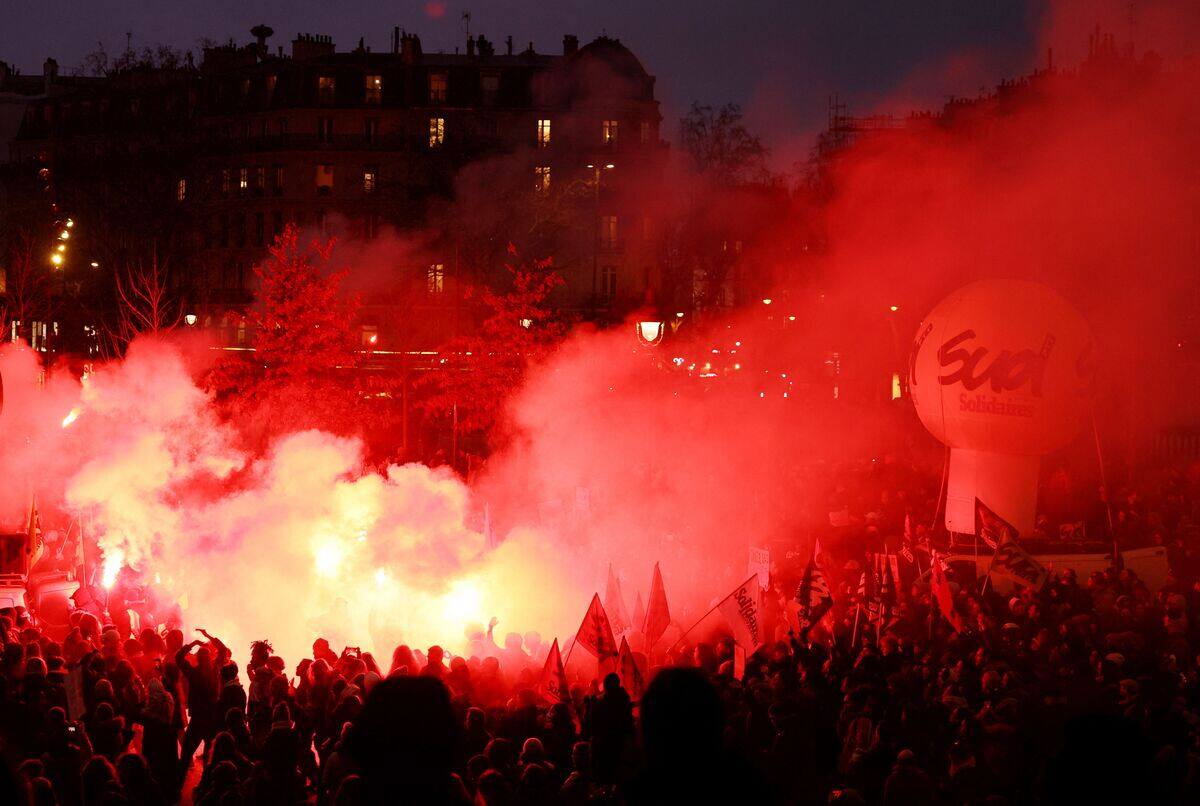 Grève massive en France contre une réforme des retraites | TVA Nouvelles