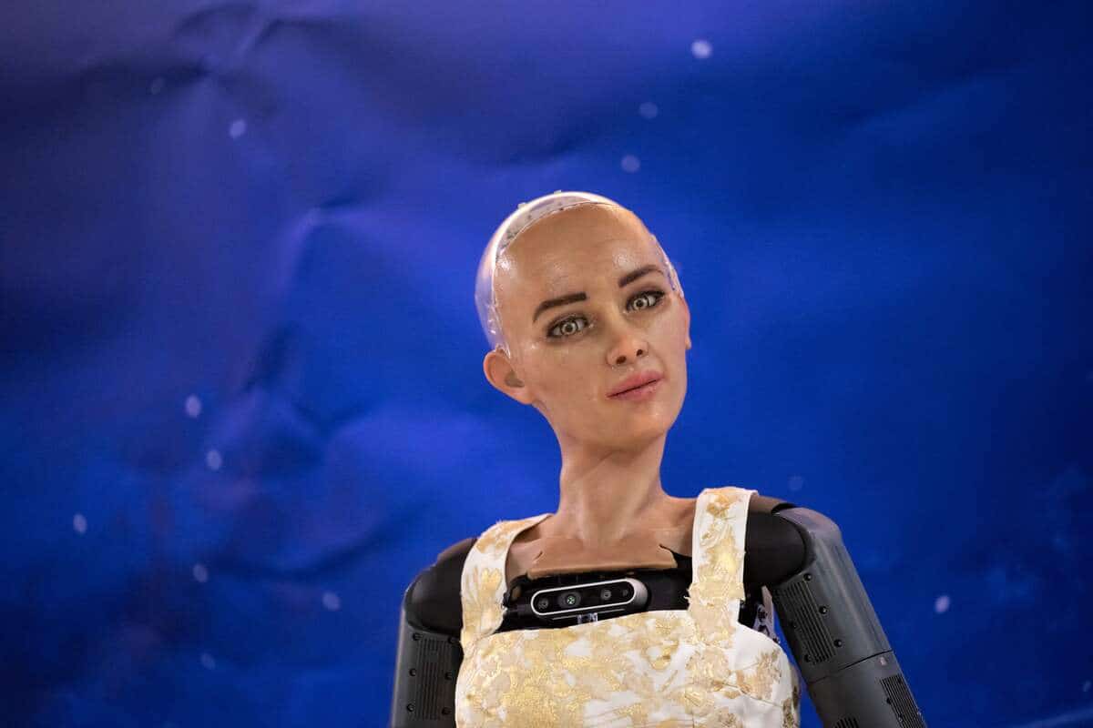 Artificial Intelligence: Humanoid robots say they can rule the world ...