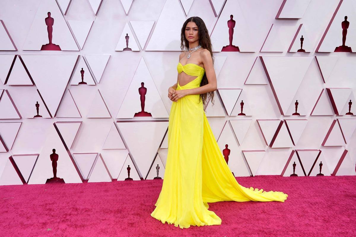 Tous les looks du tapis rouge des Oscars 2021 | JDM