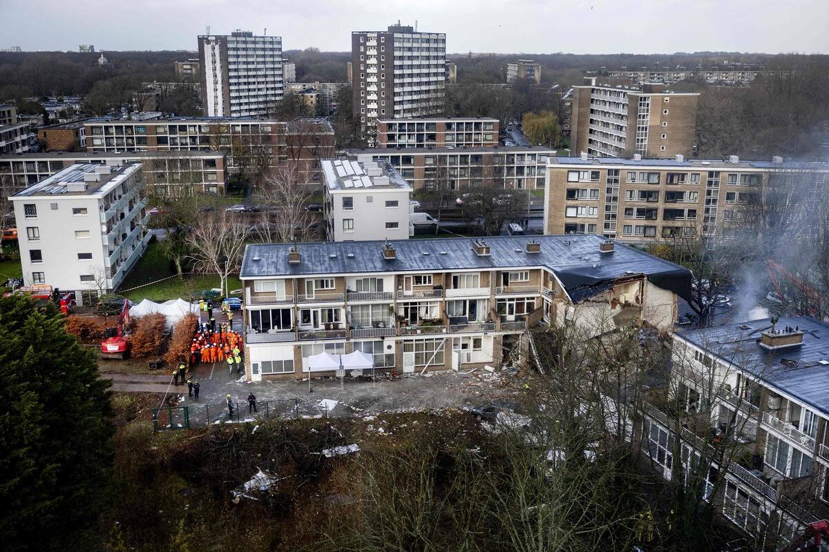 EN IMAGES | Un immeuble à logements s’effondre après une explosion aux ...