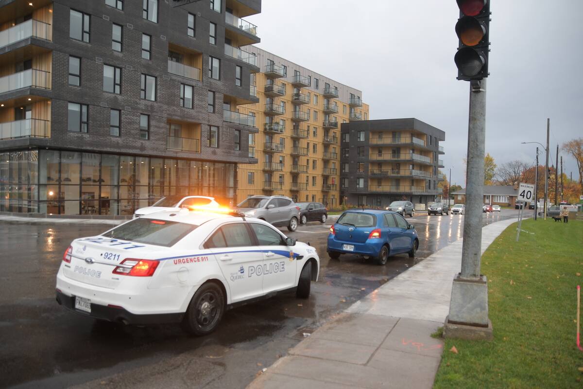 Un policier du SPVQ happé par un véhicule | JDM