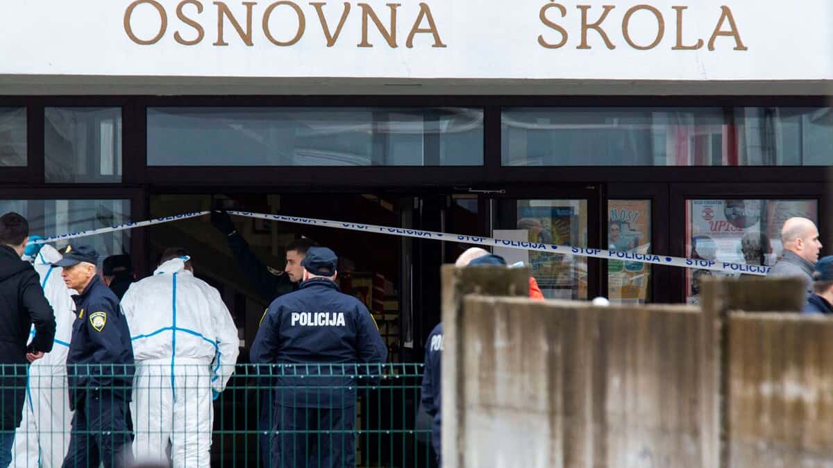 Croatie: un jeune poignarde à mort un élève de sept ans dans une école ... Croatie: un jeune poignarde à mort un élève de sept ans dans une école ...