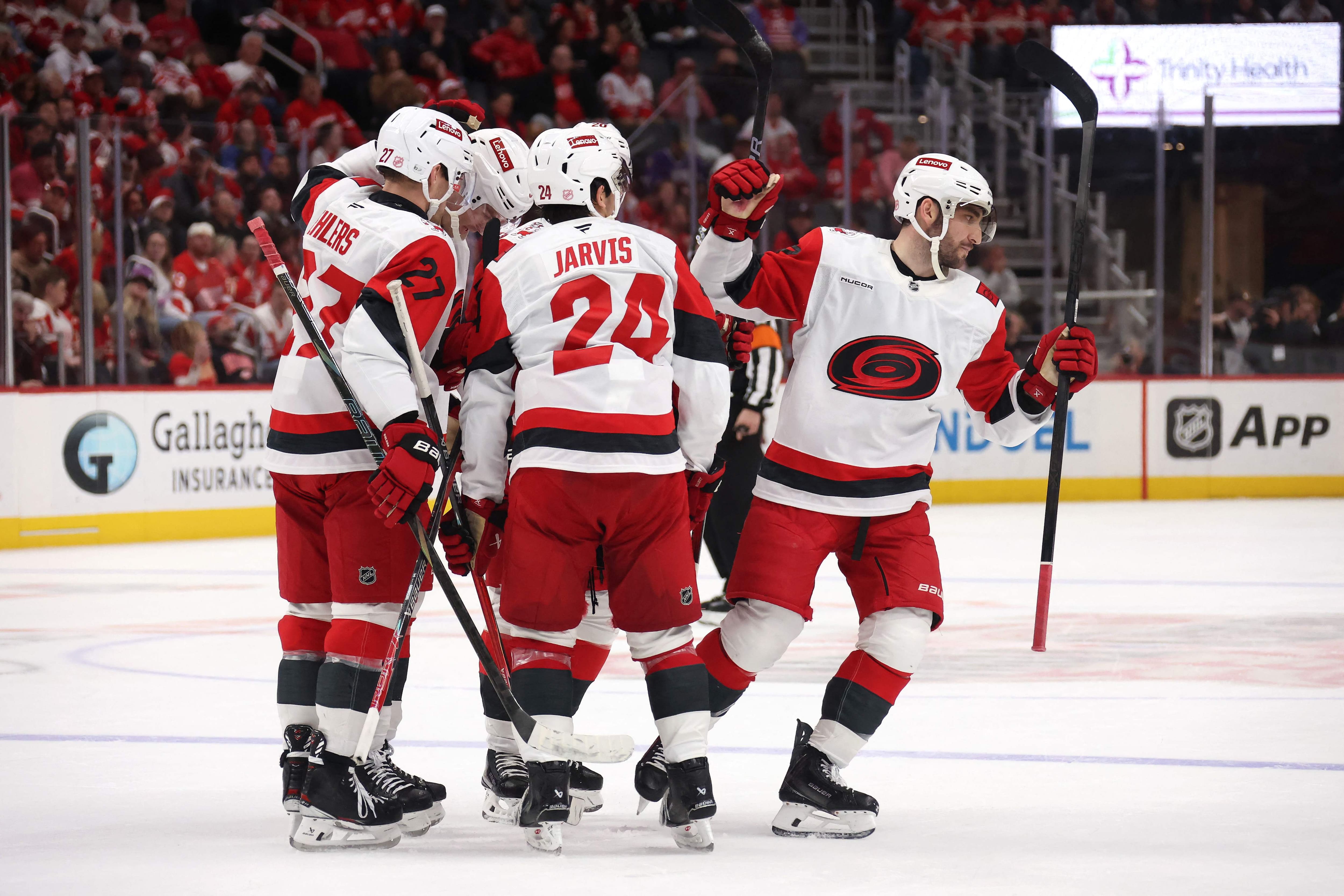 À TVA Sports : les Hurricanes veulent chasser leurs démons - TVA Sports