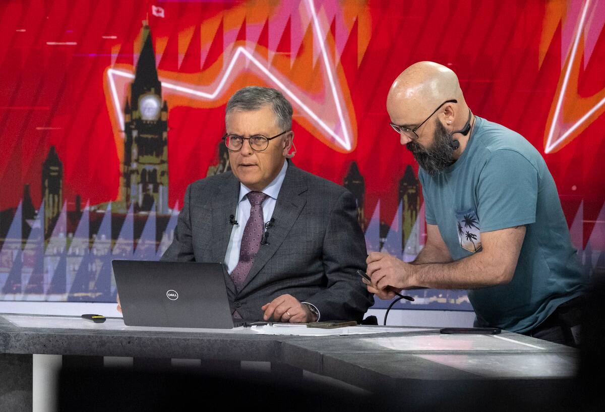 «Fédérales 2025»: Paul Larocque répète dans les nouveaux studios de TVA ...