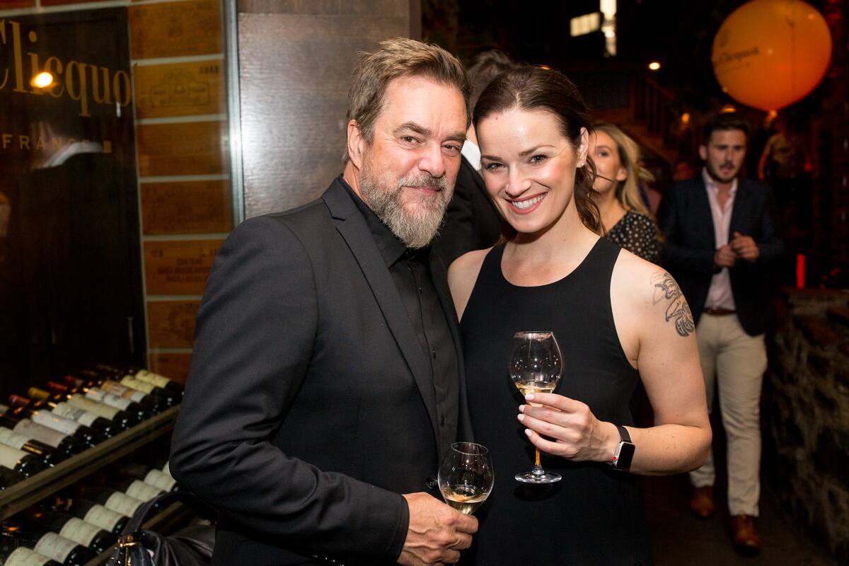 Andrée Watters s'ouvre pour une rare fois sur la différence d’âge entre ...