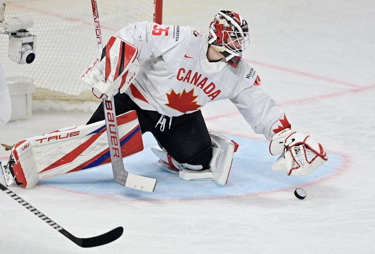 Mondial de l'IIHF: Samuel Montembeault est le joueur canadien du match dans une victoire - TVA ...