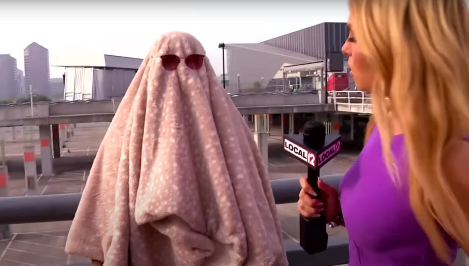 Taylor Swift Superfan Goes to Extreme Lengths to Attend Concert with ...