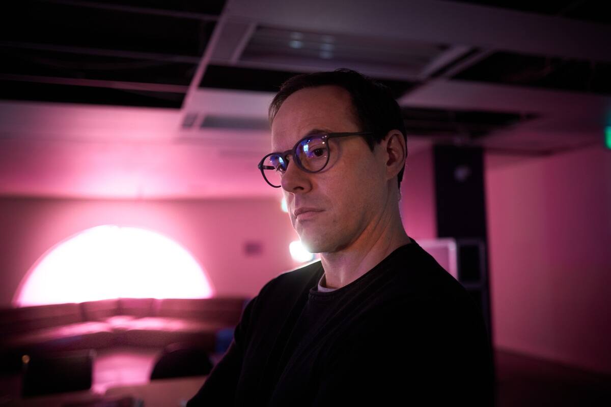 Le comédien Fred Eric Salvail de la série «MR BIG» lance une chanson avec son ami Max D Tremblay ...