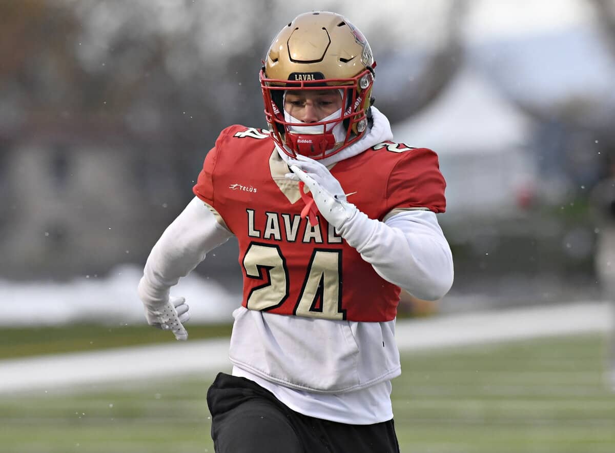 University football playoffs: the Rouge et Or and the Stingers meet for ...