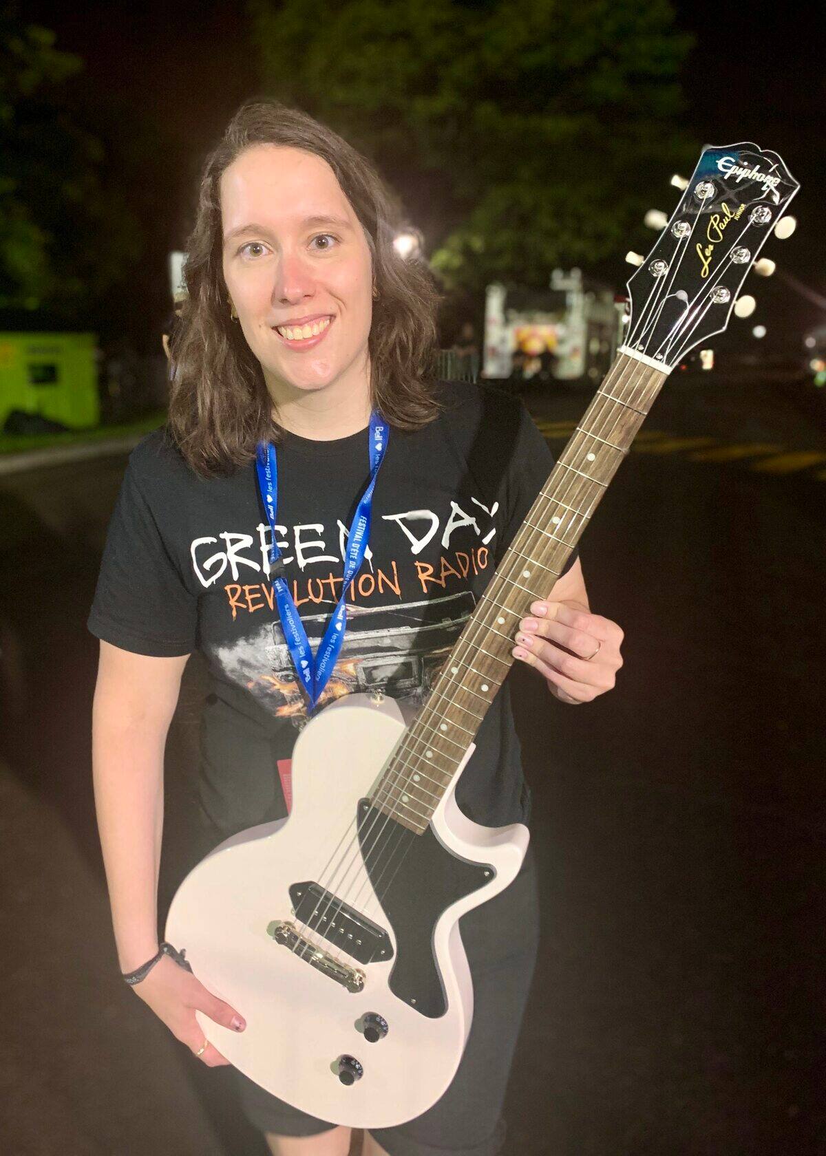 Sur scène avec Billie Joe Armstrong au Festival d’été: Alicia a réalisé son rêve | TVA Nouvelles