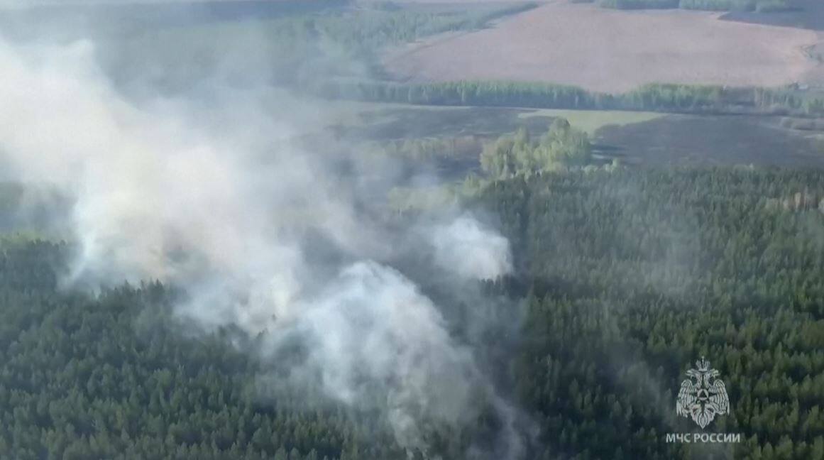 Des feux de forêt massifs font au moins un mort en Russie | TVA Nouvelles