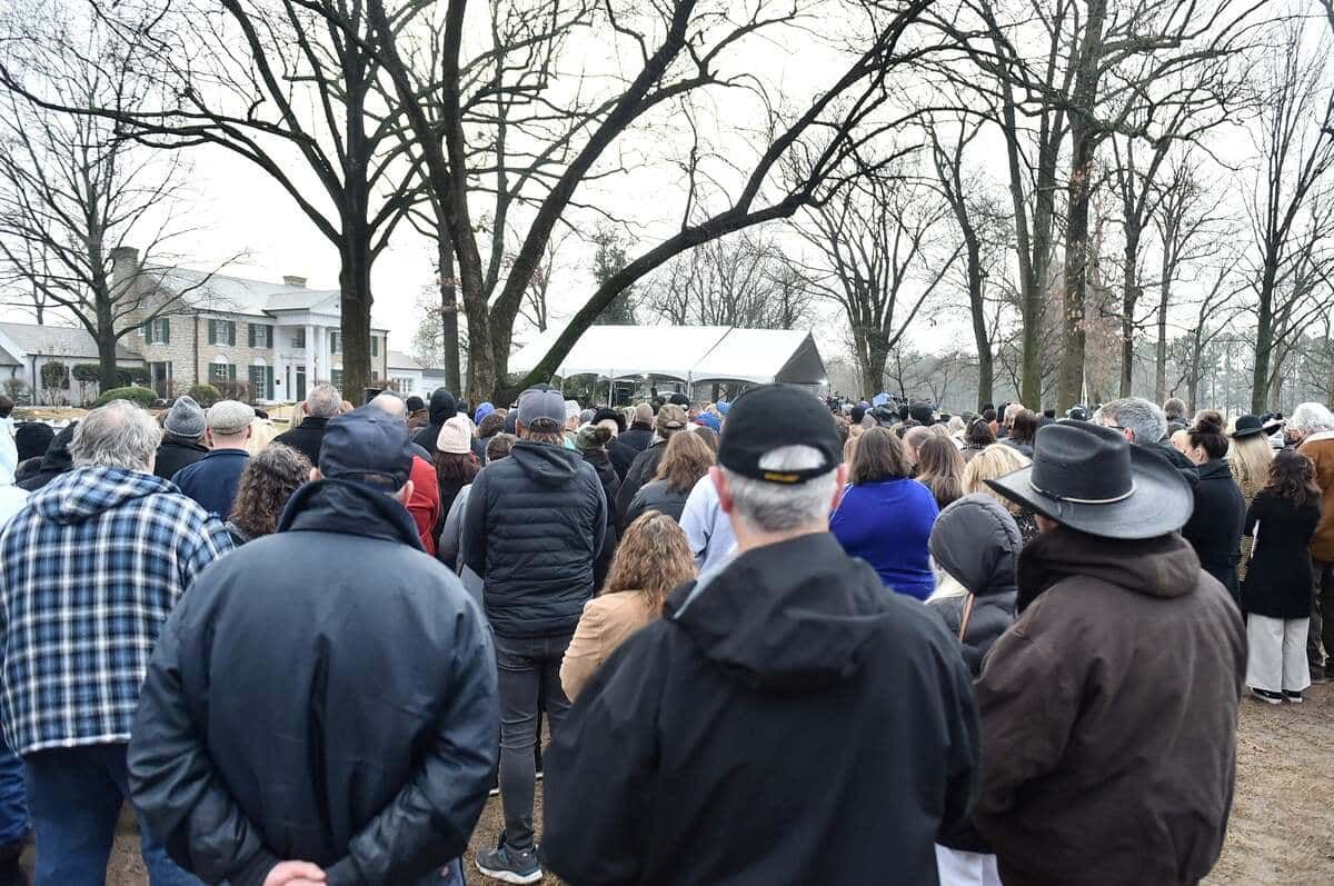 [EN IMAGES] Dernier hommage à Graceland pour Lisa Marie Presley, qui ...
