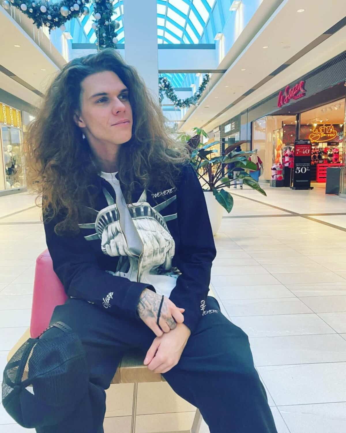 «Adam s’est pris pour Superman»: une mère endeuillée veut sensibiliser ...