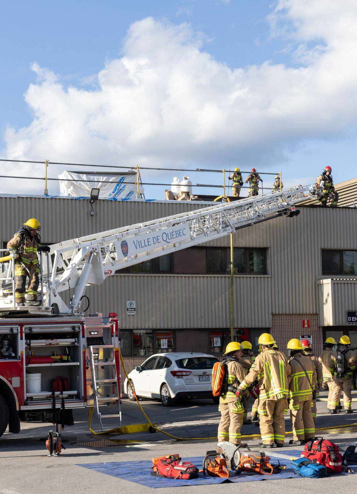 Un incendie fait rage au Patro Roc-Amadour, sur la 1re Avenue, à Québec ...