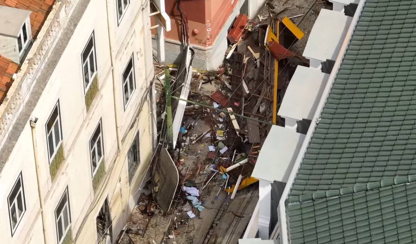 EN VIDÉO | Voyez l’ampleur des dégâts du déraillement mortel du ...