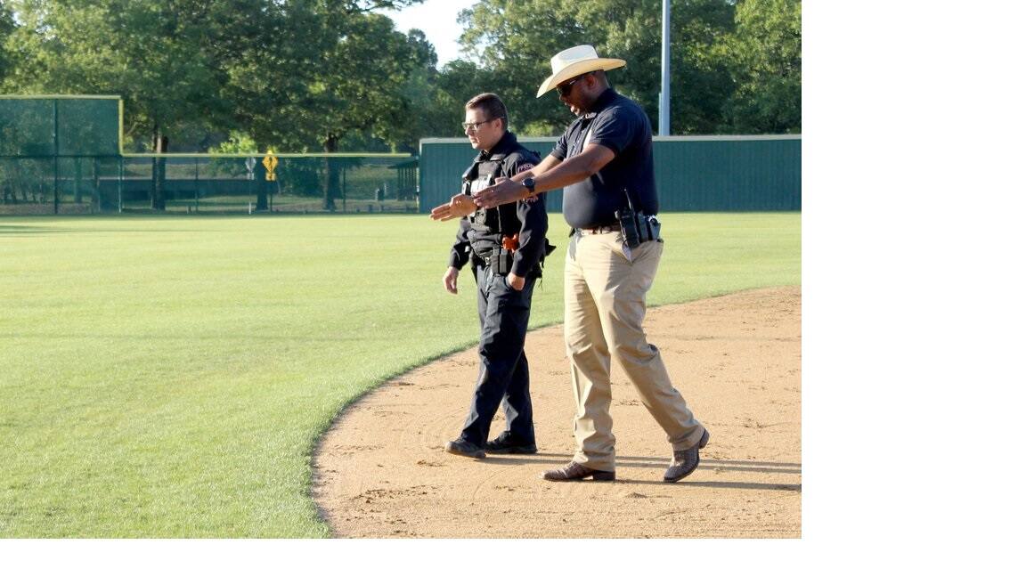 Un joueur de baseball atteint par un projectile pendant un match | TVA ...