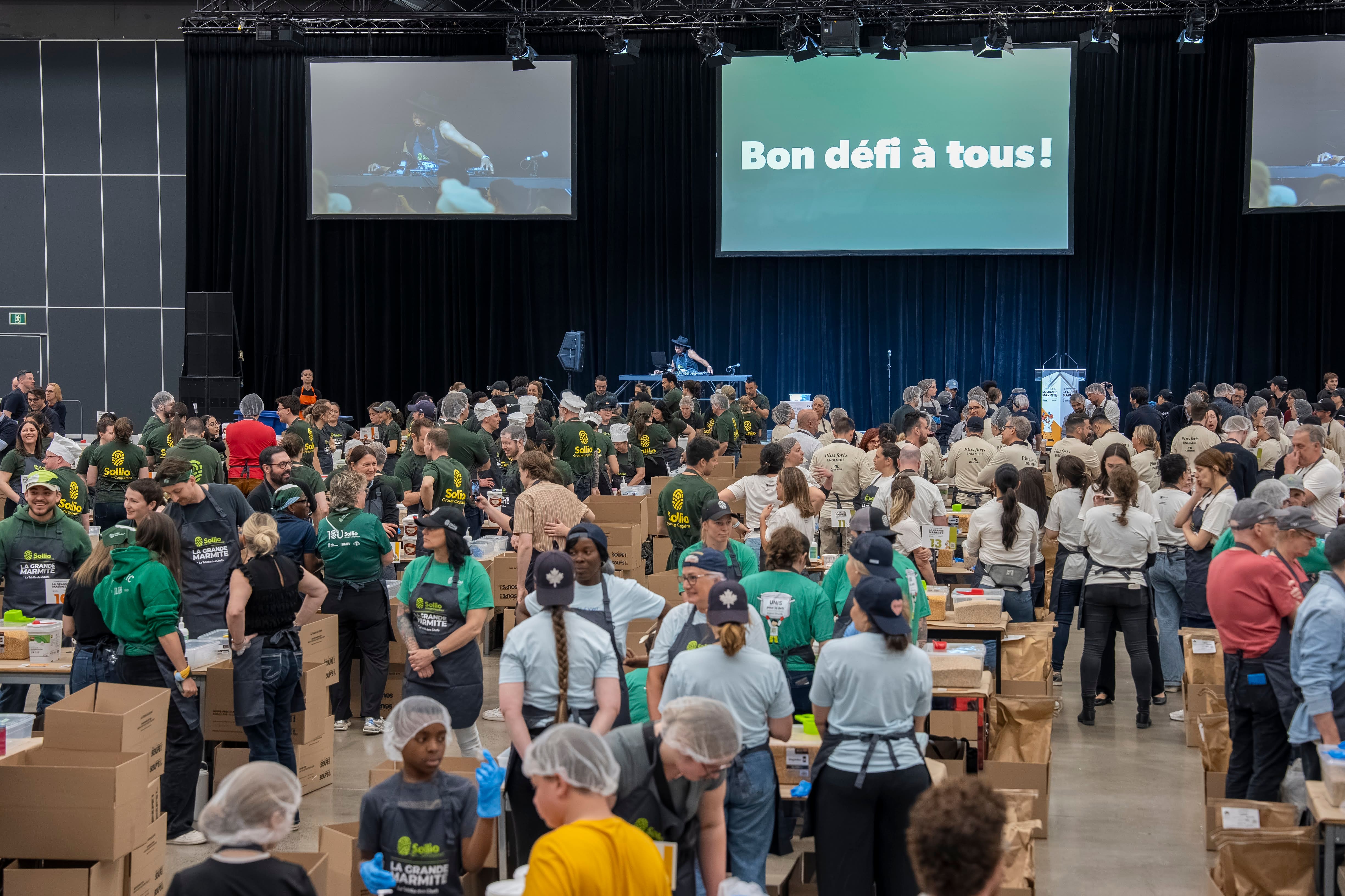 504 000 portions de soupe assemblées en un jour pour une bonne cause ...