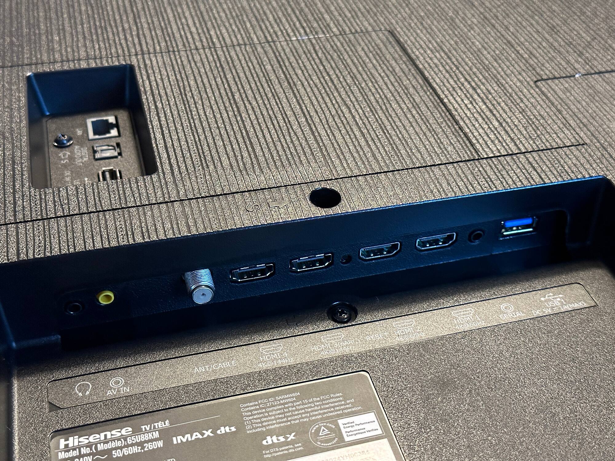 Essai de la télé Hisense U8K: vive les Mini DEL! | Pèse sur start