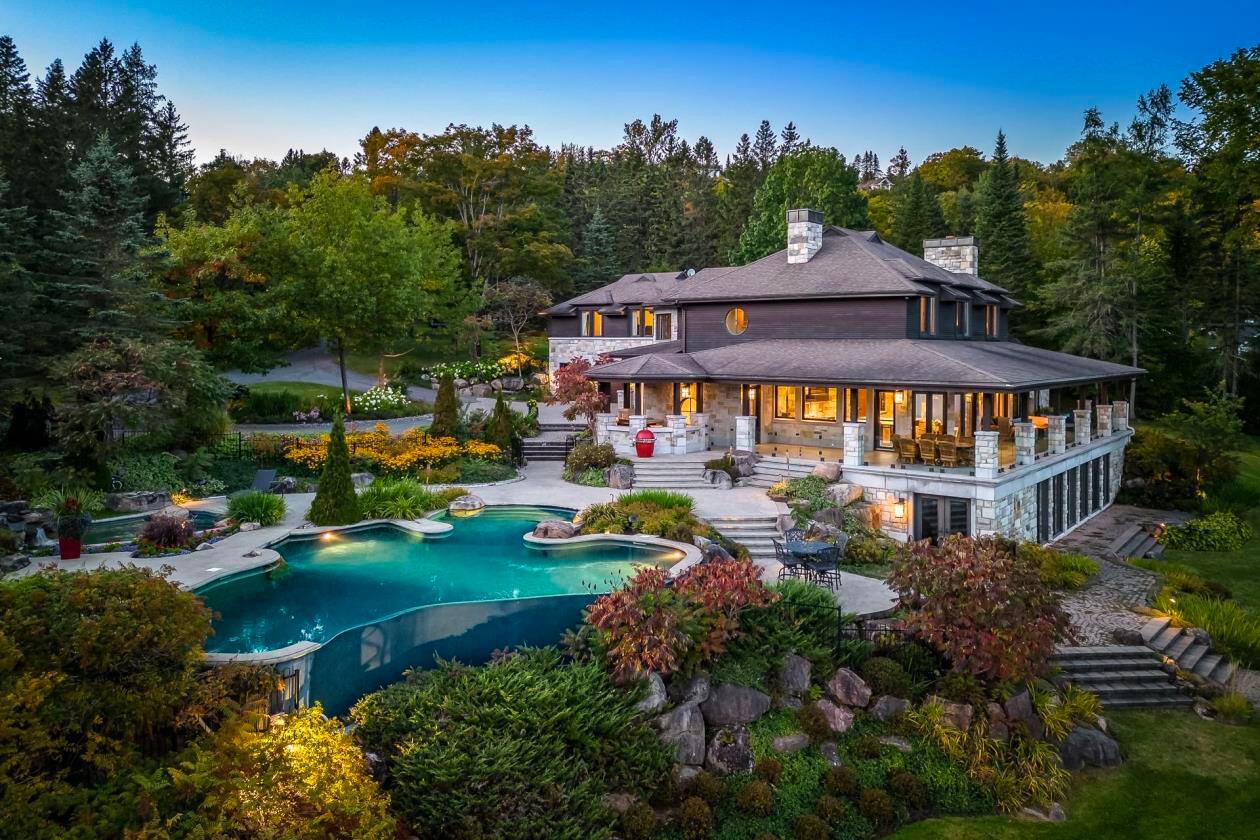 Offre d'achat acceptée sur l'ancienne maison de Patrick Roy affichée à ...