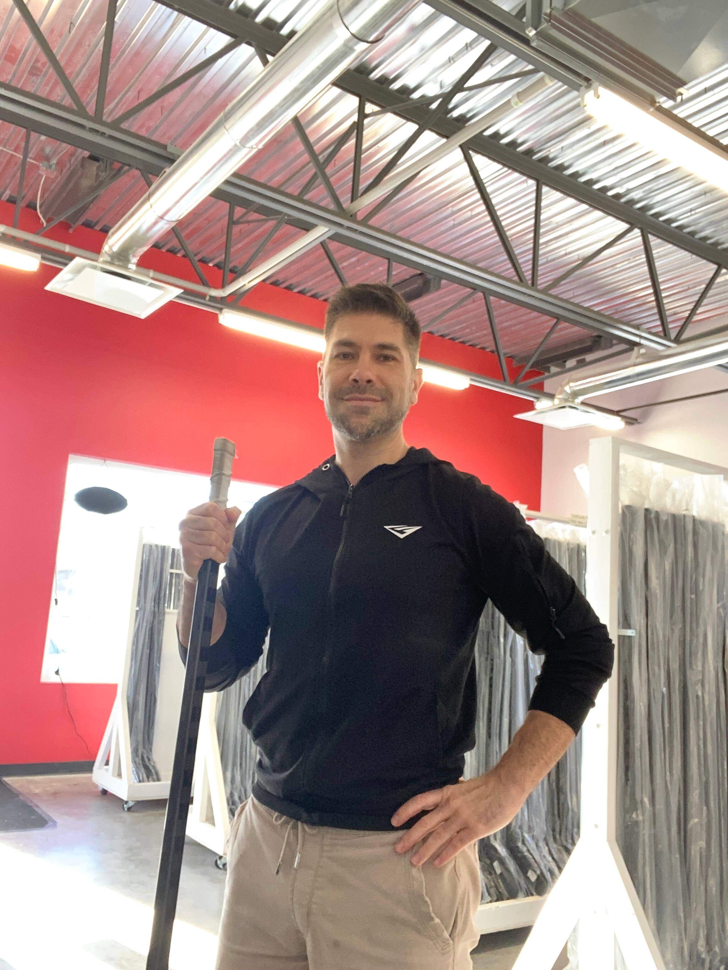 Des bâtons «sans nom» pour de meilleurs prix: le pari de Force Hockey | JDQ