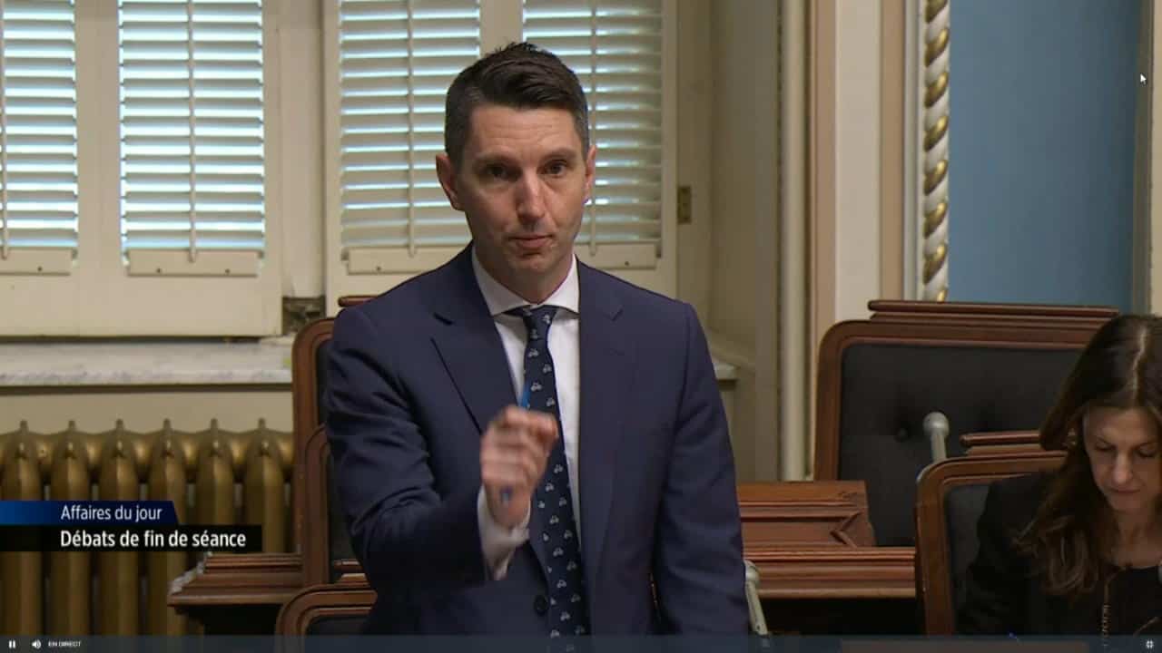 Infirmières: André Fortin confronte le ministre de la Santé, Christian ...