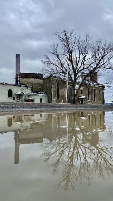 Scène de désolation à Listuguj après l'incendie d'une église | TVA ...