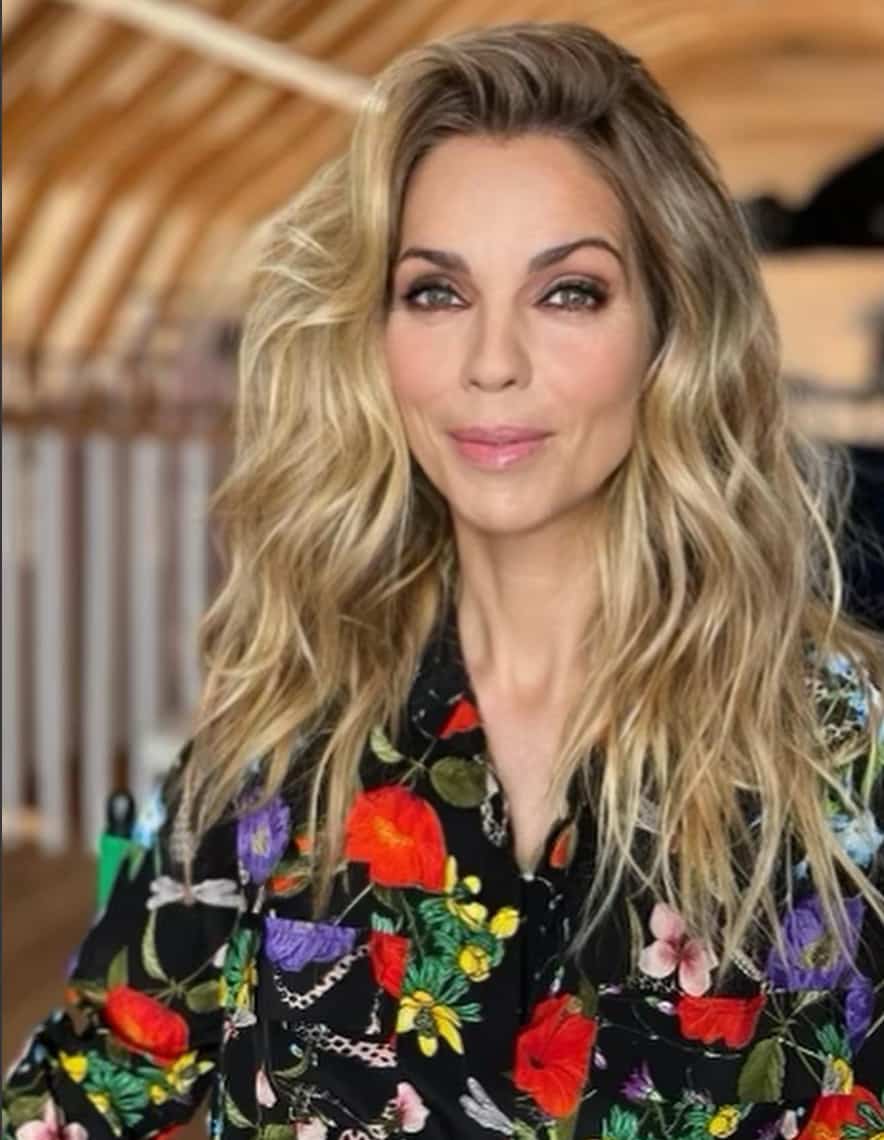 Jacynthe René célèbre ses 50 ans en bikini sur le bord de la mer | 7 Jours