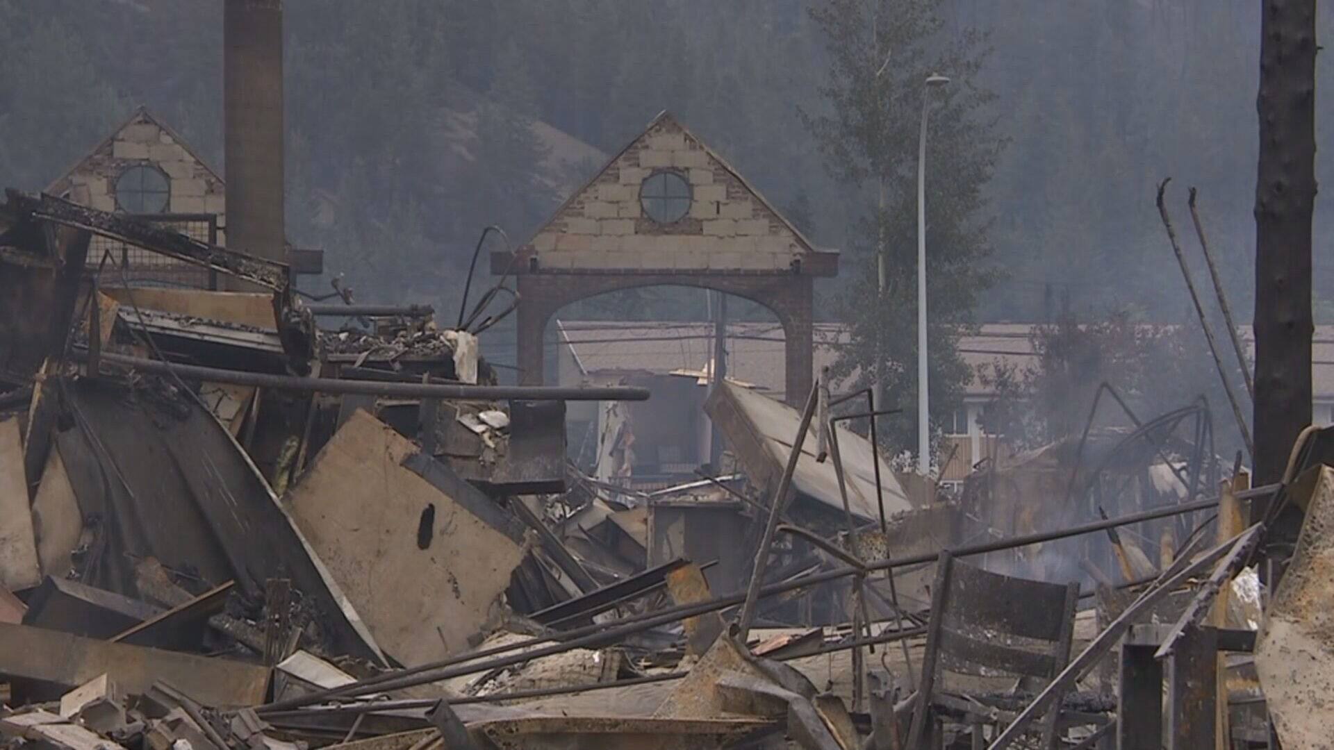 EN IMAGES | Le tiers de Jasper ravagé par les feux de forêt | JDM