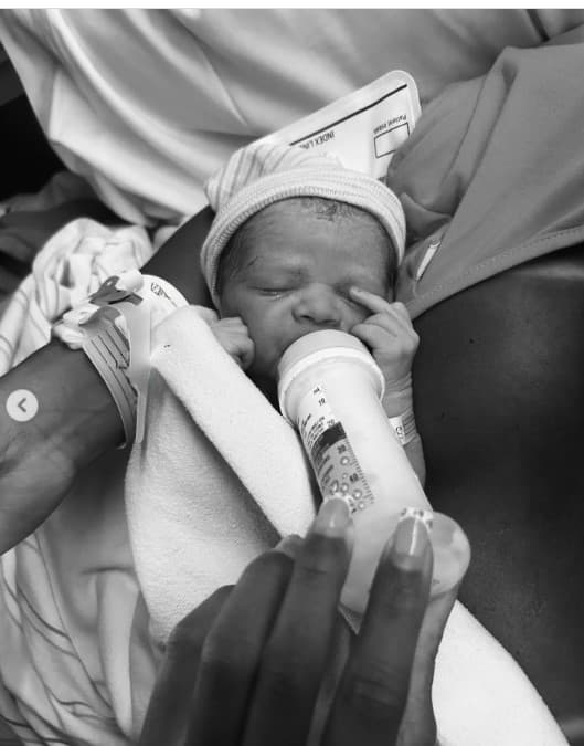 Chris Brown et Jada Wallace annoncent la naissance de leur enfant | JDQ