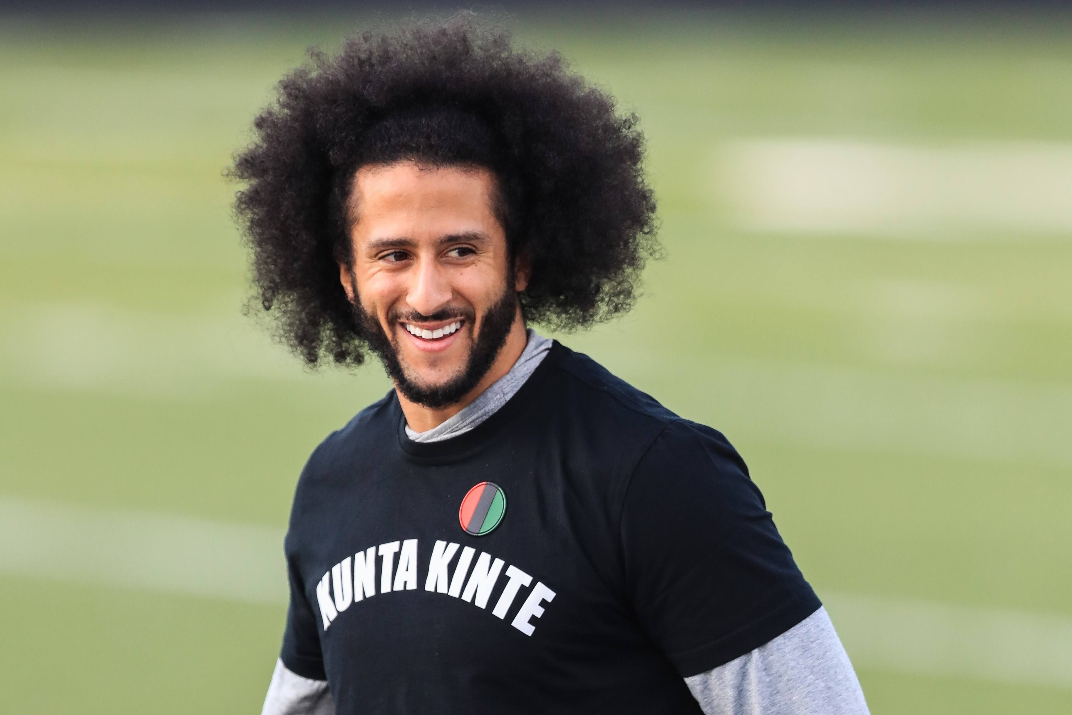 Colin Kaepernick écrira un livre - TVA Sports