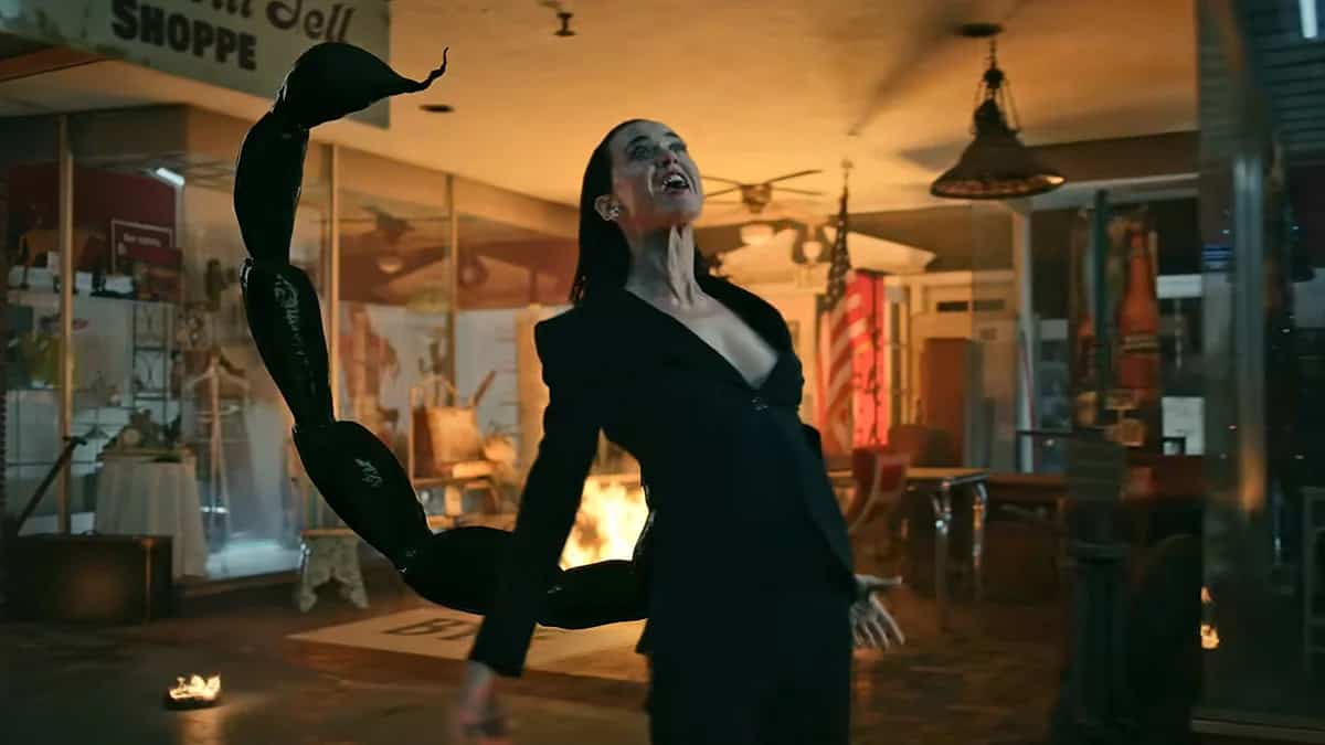 voir-katy-perry-se-transforme-en-scorpion-dans-le-clip-de-sa