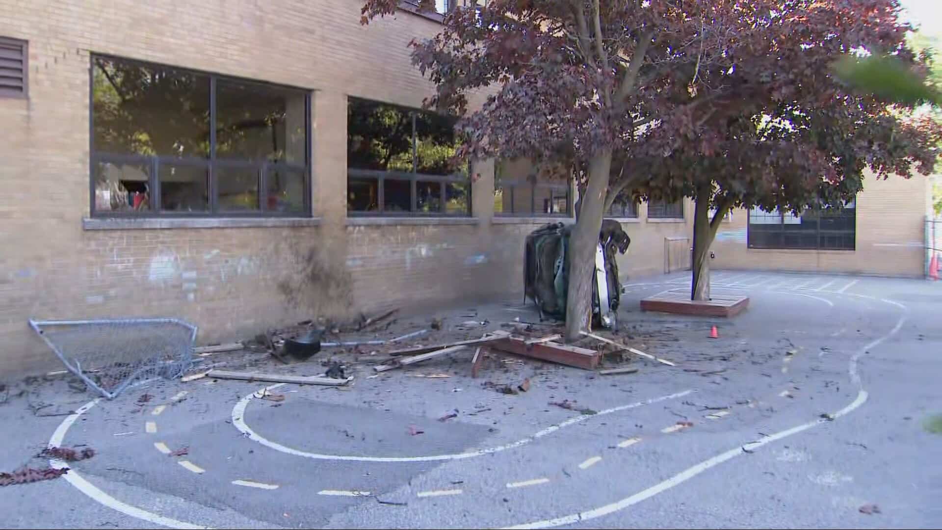 EN IMAGES | Un conducteur de 18 ans fonce dans une école à Laval en ...