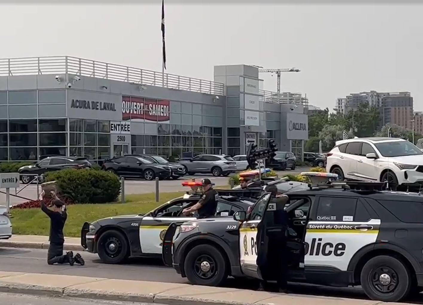 [EN VIDÉO] Arrestation spectaculaire en plein jour à Laval | JDQ