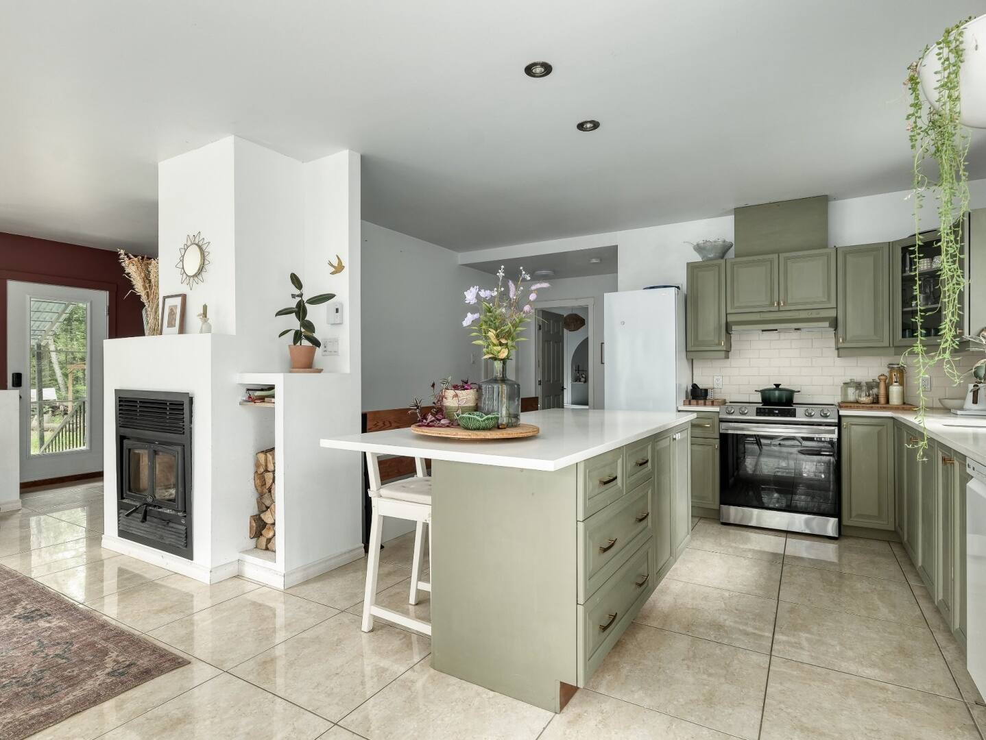 Un joli chalet rénové et accueillant à vendre à Saint-Alphonse ...