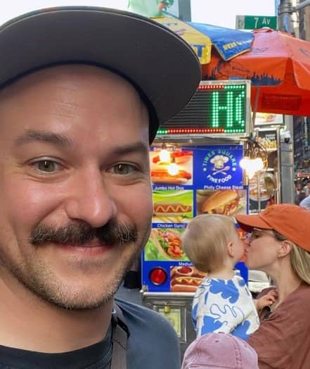 Sarah-Jeanne Labrosse souligne le 40e anniversaire de son chum, Marc ...