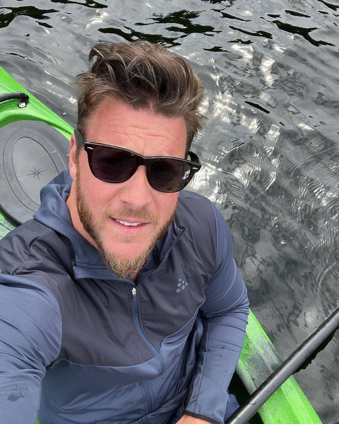 Mathieu Baron dévoile l’identité de sa nouvelle amoureuse en partageant une première photo de ...