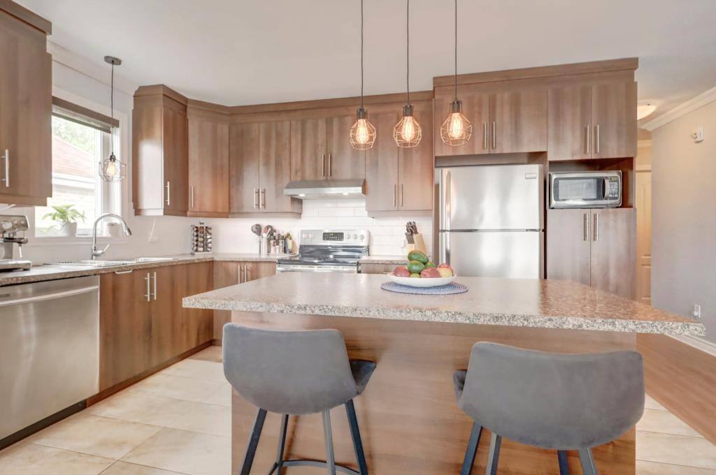 Un lumineux et spacieux condo à vendre pour 289 000$ à Saint-Jérôme ...