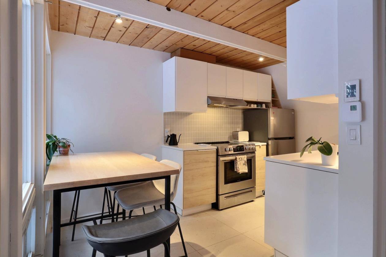 Un étonnant petit chalet à vendre à Orford pour 405 000$ | Silo 57