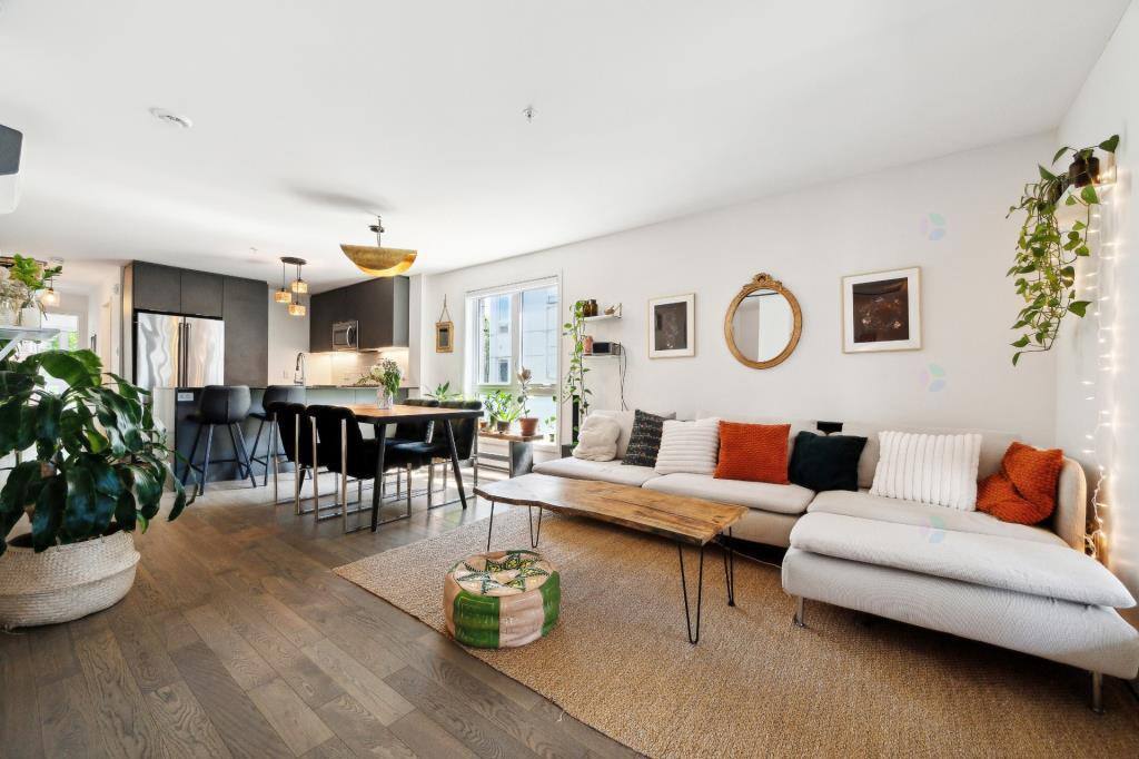 Un condo moderne en unité de coin avec terrasse privée à vendre pour ...