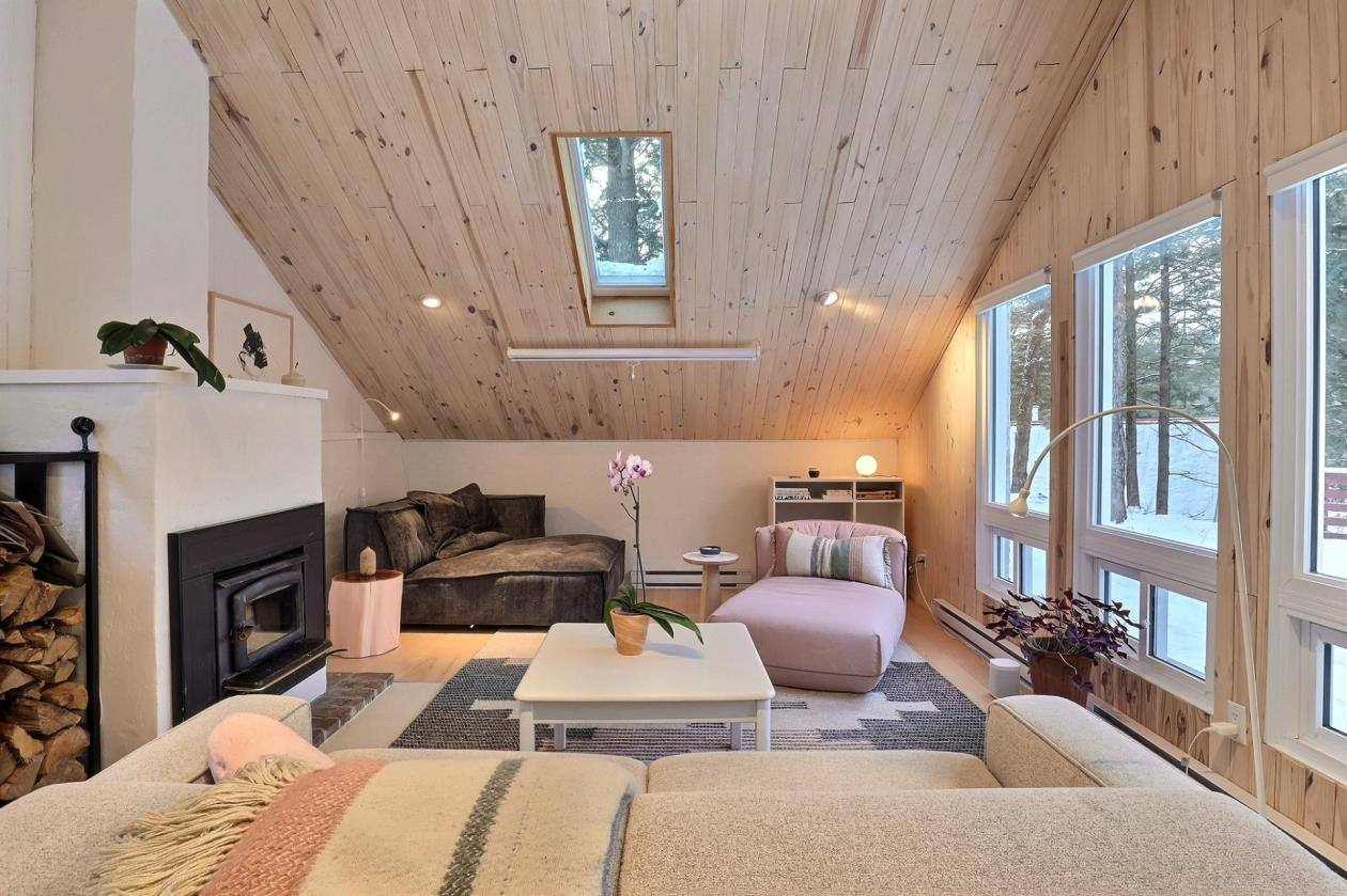 Un étonnant petit chalet à vendre à Orford pour 405 000$ | Silo 57