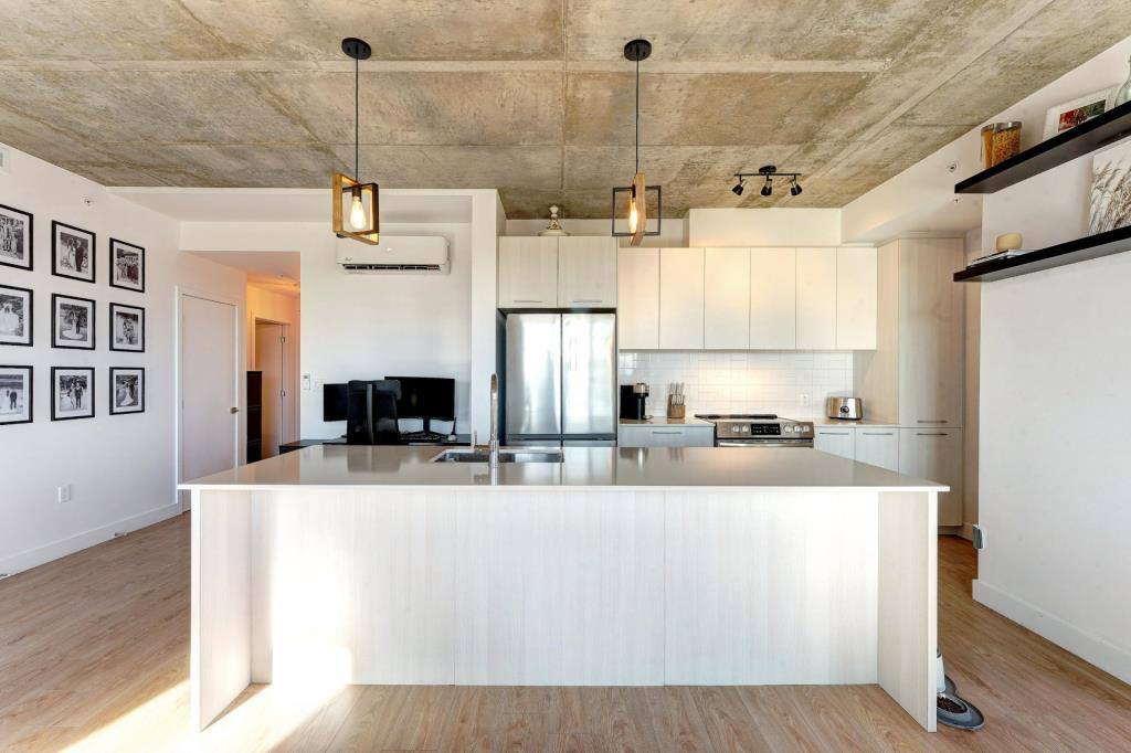 Un condo moderne et lumineux au 6e étage avec vue imprenable à vendre ...